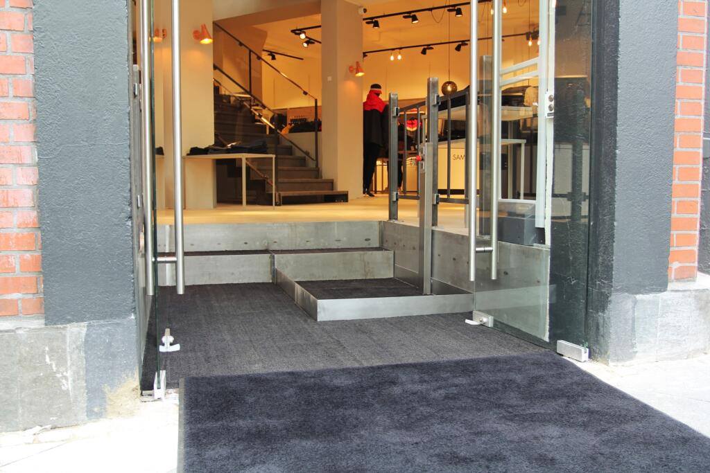 SLP model F - Platform lift - Drempelhulp.nl